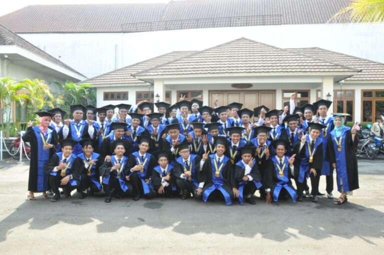 √ Biaya Kuliah POLMAN (Politeknik Manufaktur) Ceper 2025